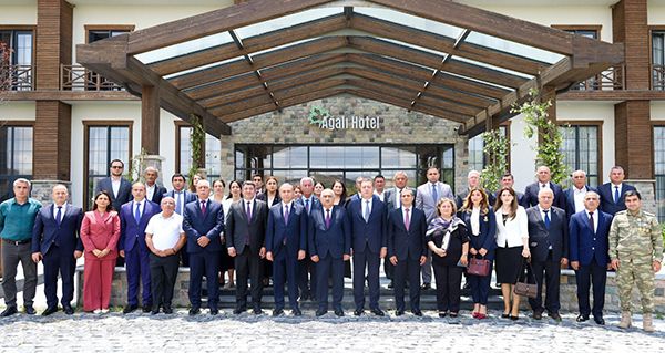 MİLLİ QURTULUŞDAN BÖYÜK QAYIDIŞA: azad edilmiş ərazilərdə quruculuq və ...